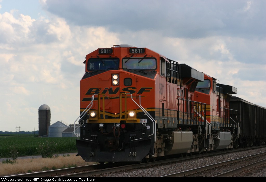 BNSF 5811